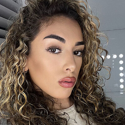 Victoria in OmeTV Video Chat for Strangers